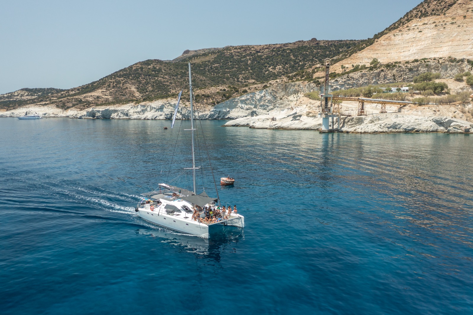 PRIVATE CATAMARAN HALF DAY MORNING CRUISE: KLEFTIKO - Milos Adventures